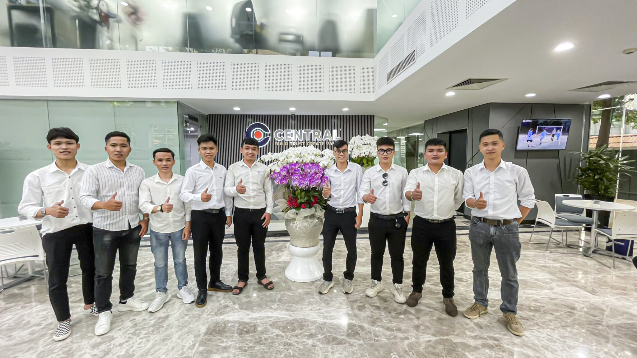 WELCOME FRESH GRADUATE ENGINEERS FROM DANANG UNIVERSITY OF SCIENCE AND ...