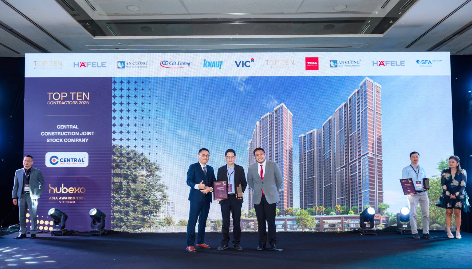 CENTRAL TIẾP TỤC ĐƯỢC VINH DANH TOP 10 NHÀ THẦU HÀNG ĐẦU TẠI HUBEXO ASIA AWARDS 2025 - CENTRAL